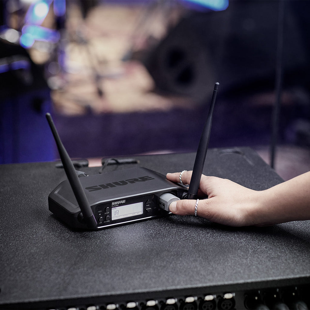 Shure GLXD14+-Z3 Dual Band Wireless System with GLXD4+ Tabletop Receiv