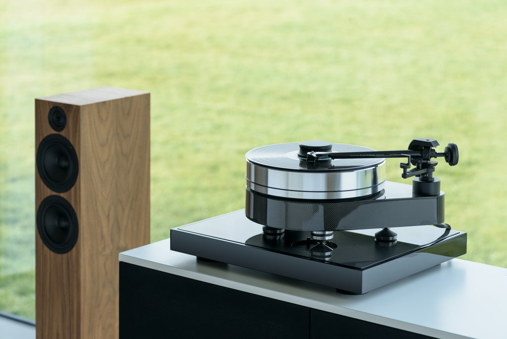 Pro-Ject RPM 10 Carbon Turntable (Carbon Fiber)